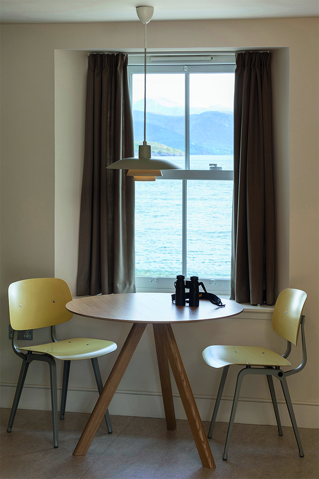 Helen Lucas Architects Edinburgh | project | seafront cottage | living ...